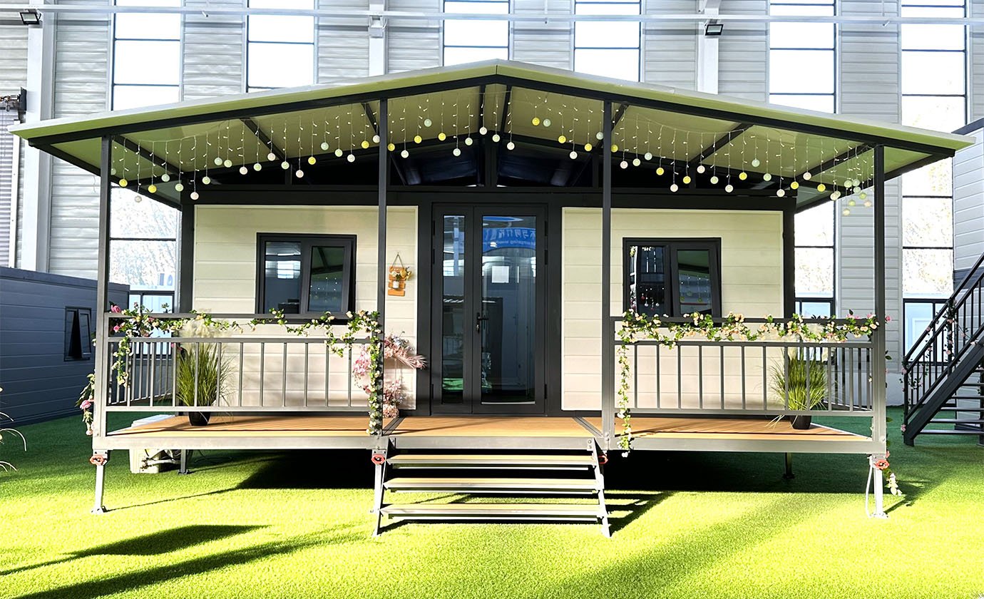 Flat Roof Expandable Folding House